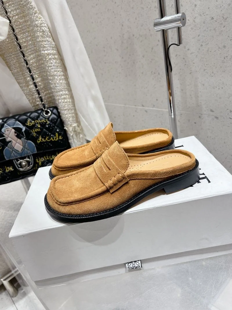 Low-cost Loewe Sandals