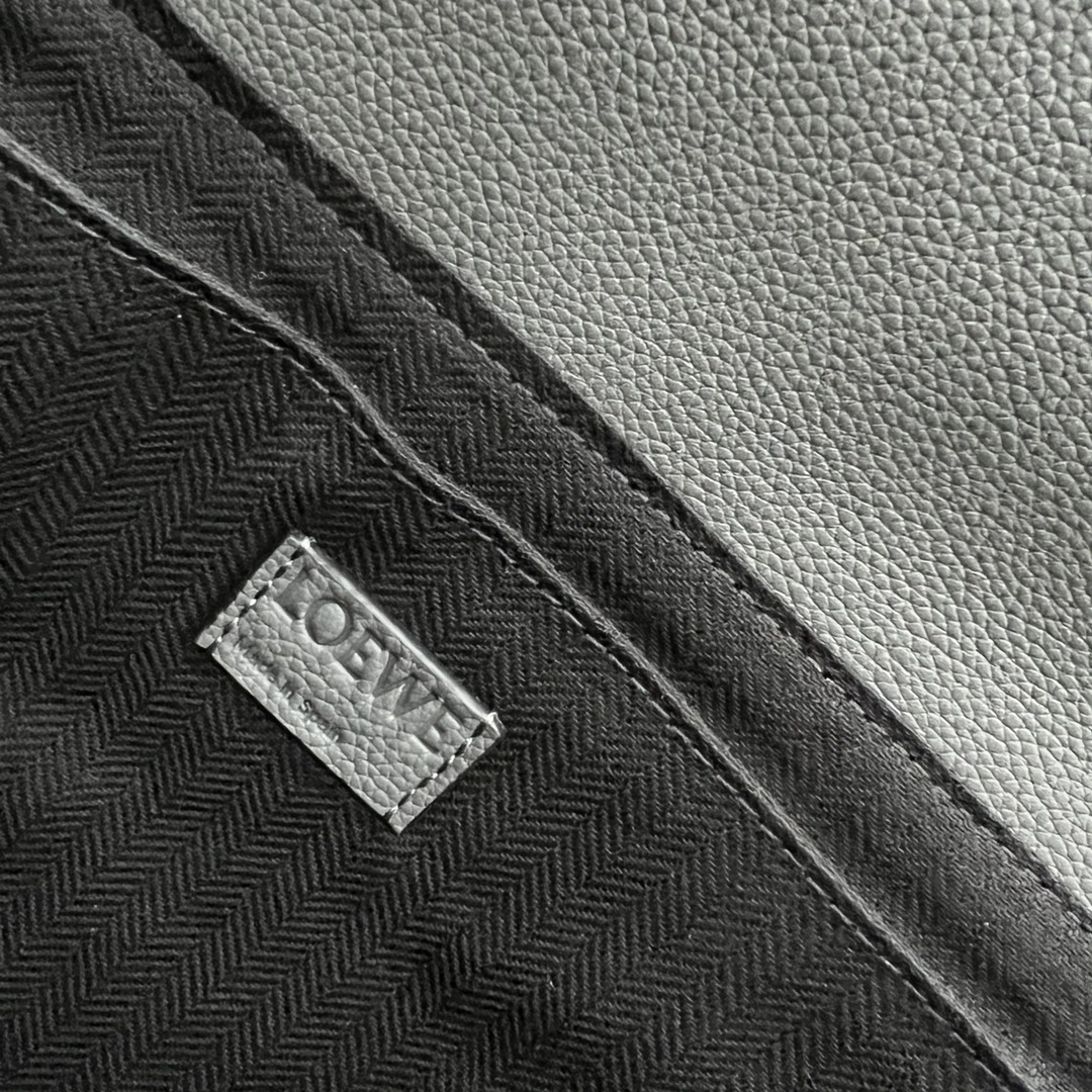 Bargain Loewe Satchel Bags