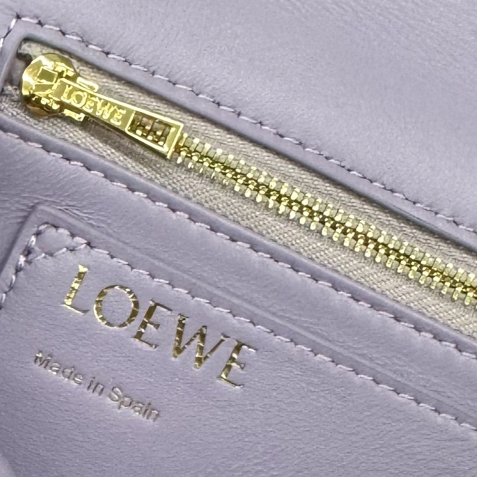 Bargain Loewe Satchel Bags