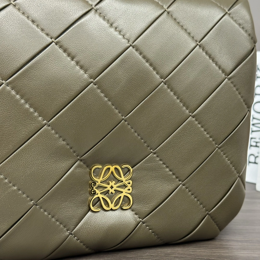 Discounted Loewe Satchel Bags