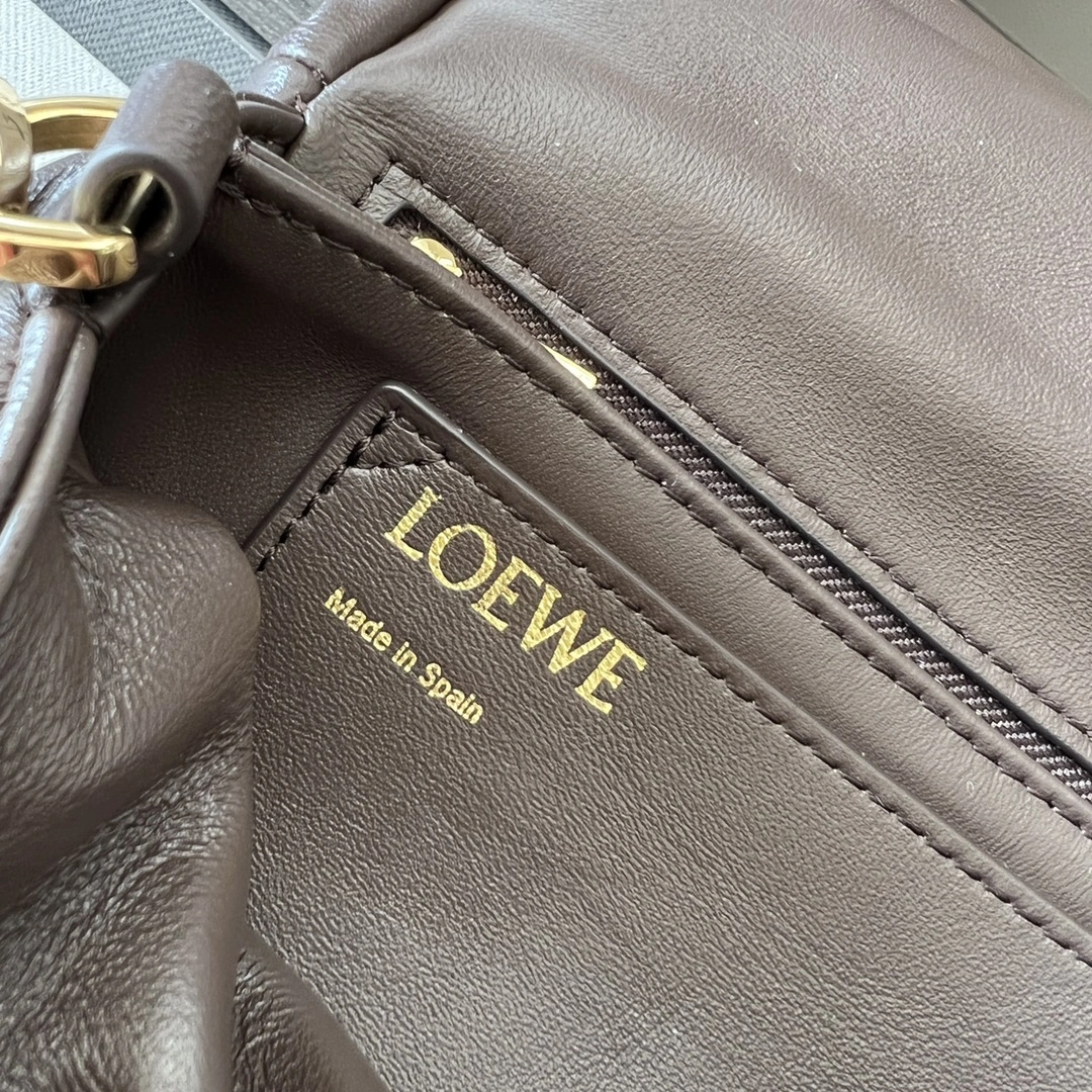 Top mirror Loewe Satchel Bags
