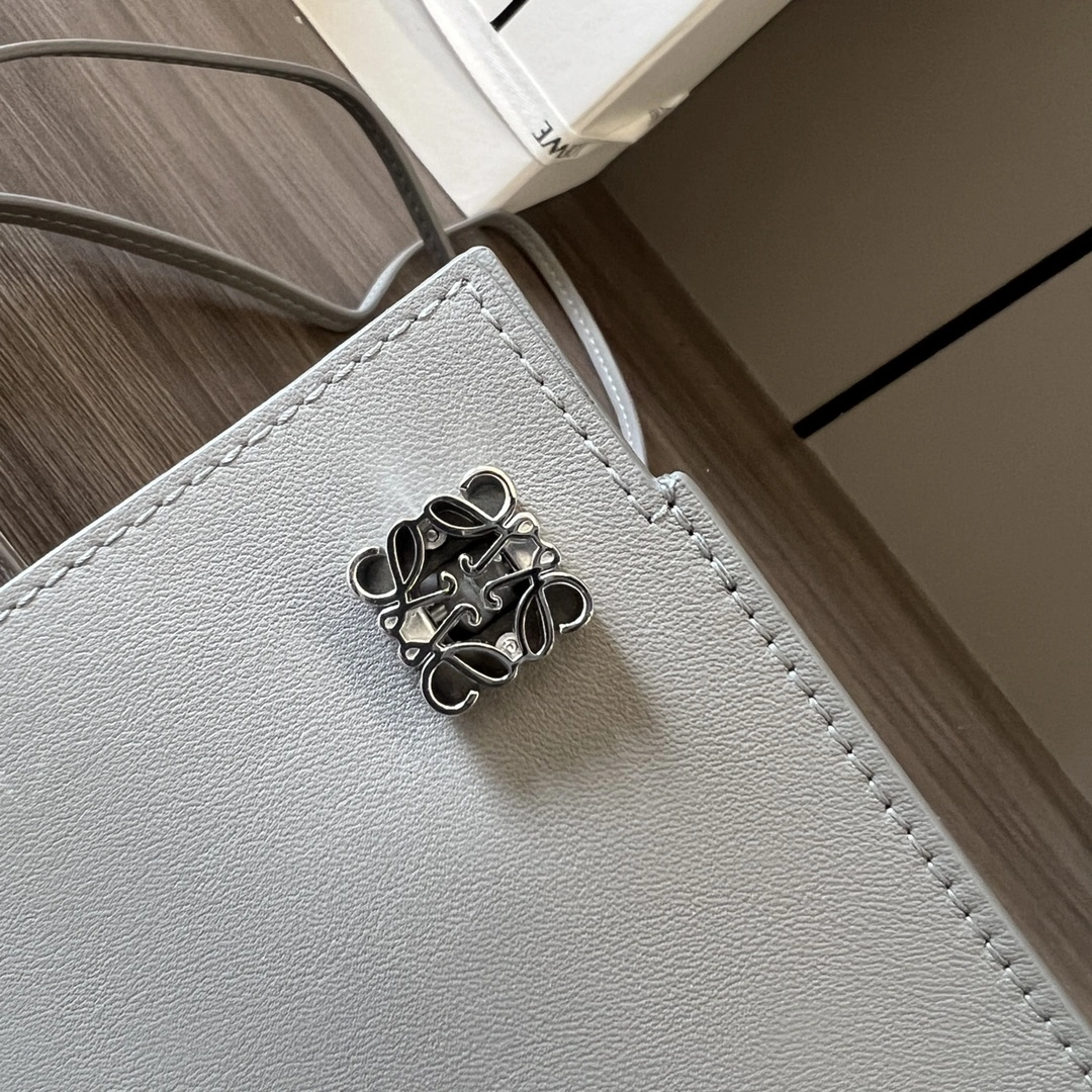 Brand-original Loewe Satchel Bags