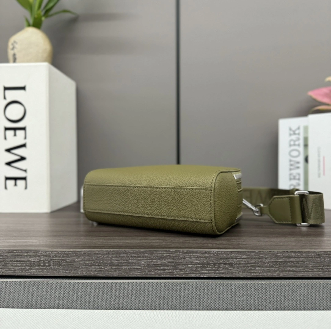 Reasonably priced Loewe Satchel Bags