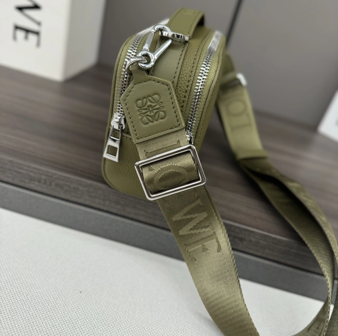 Reasonably priced Loewe Satchel Bags