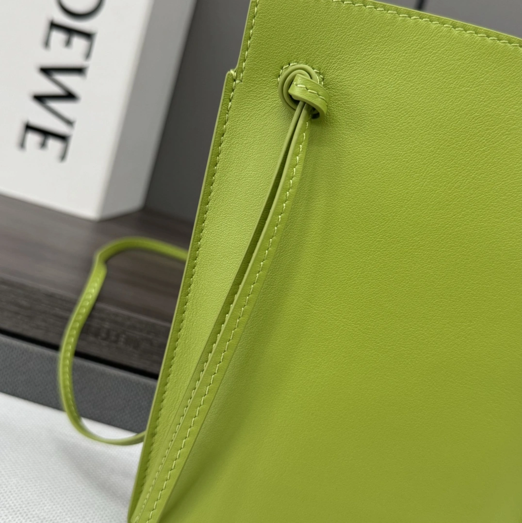 Top match Loewe Satchel Bags