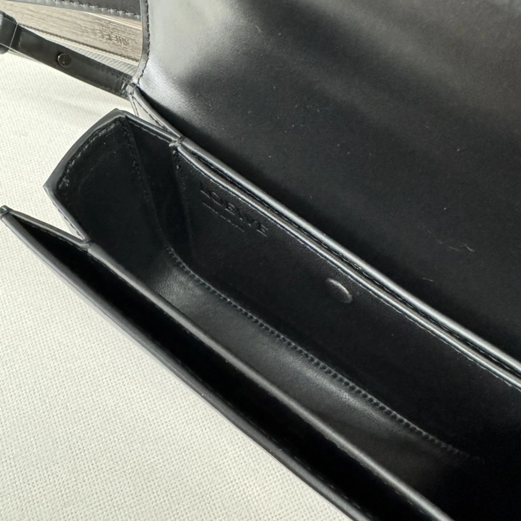 Perfect replica Loewe Satchel Bags
