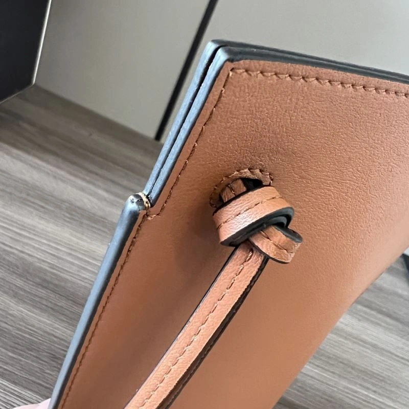 Bargain Loewe Satchel Bags