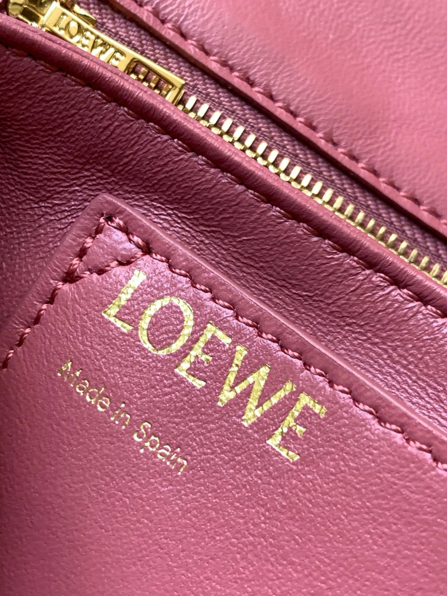 Top mirror Loewe Satchel Bags