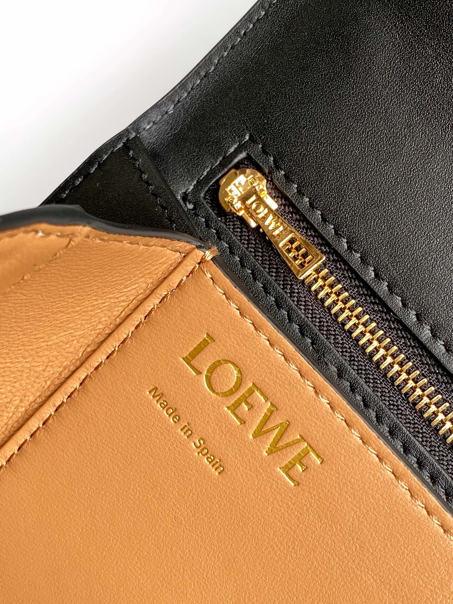 Exact replica Loewe Satchel Bags