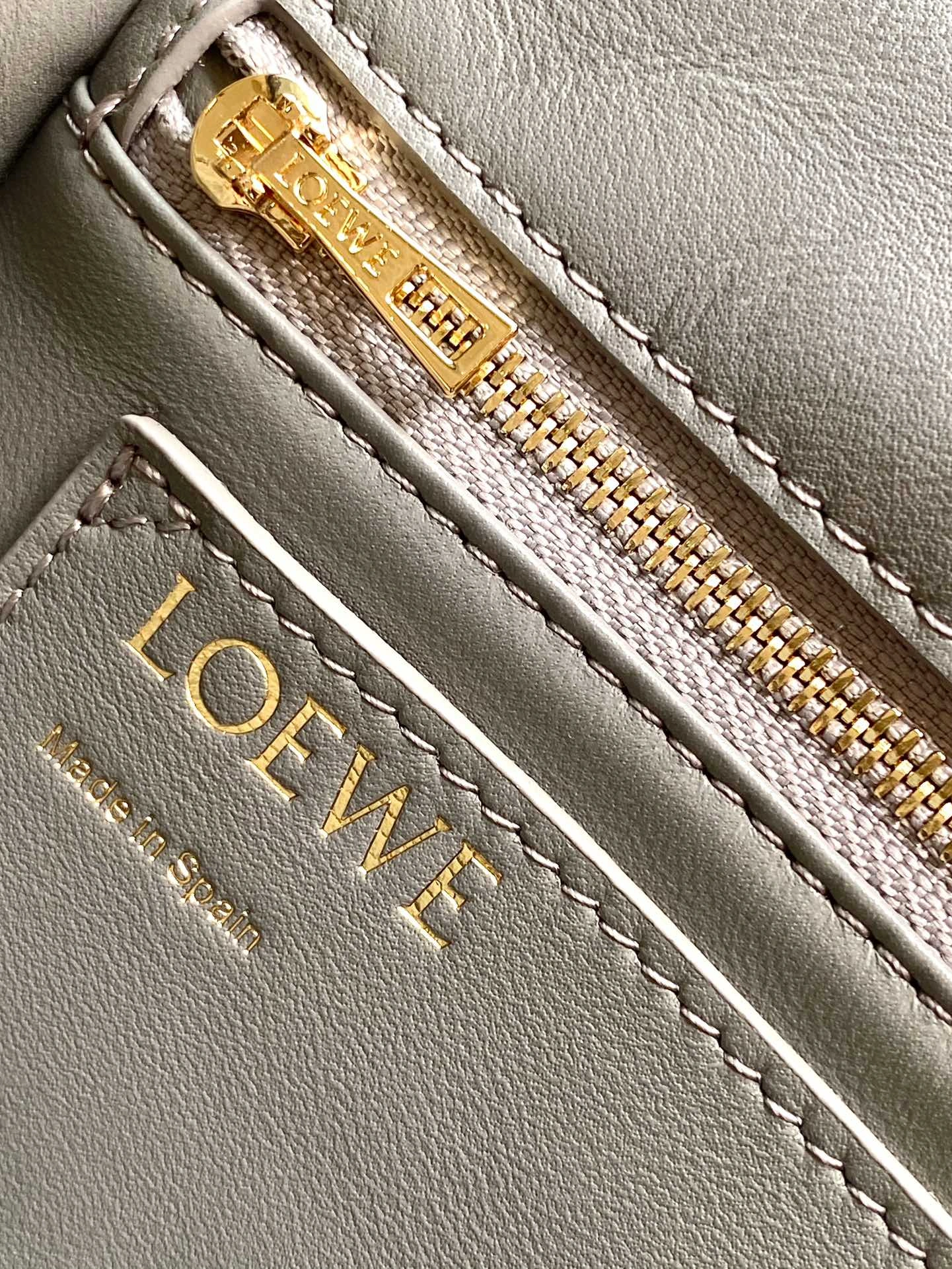 Precise copy Loewe Satchel Bags