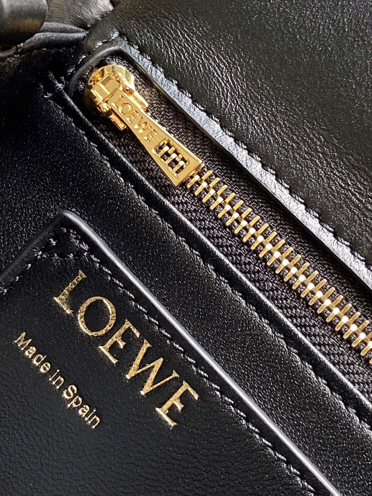 High accuracy Loewe Satchel Bags