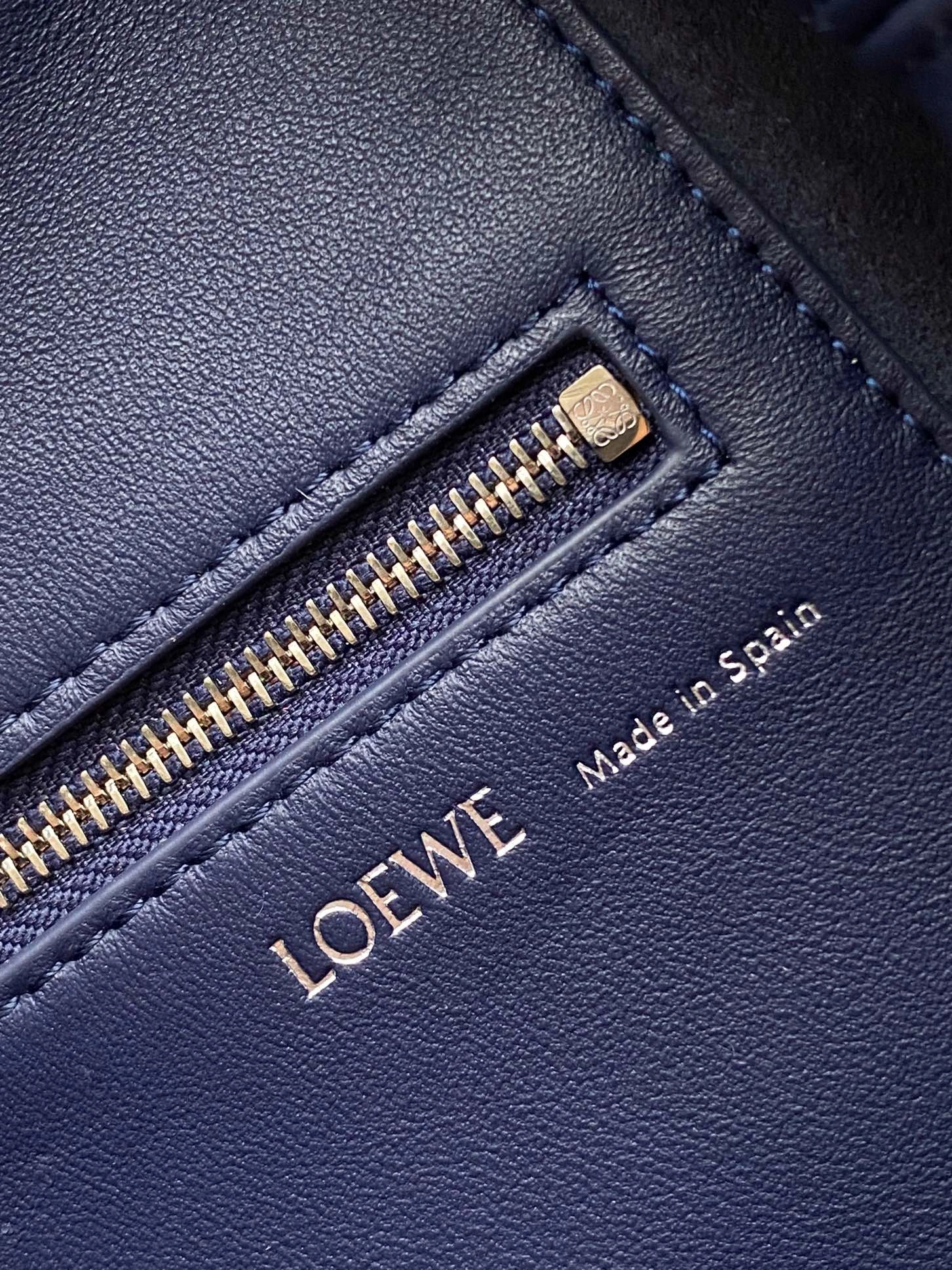 Factory-made Loewe Satchel Bags