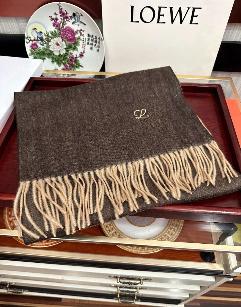 Low-cost Loewe Scarf
