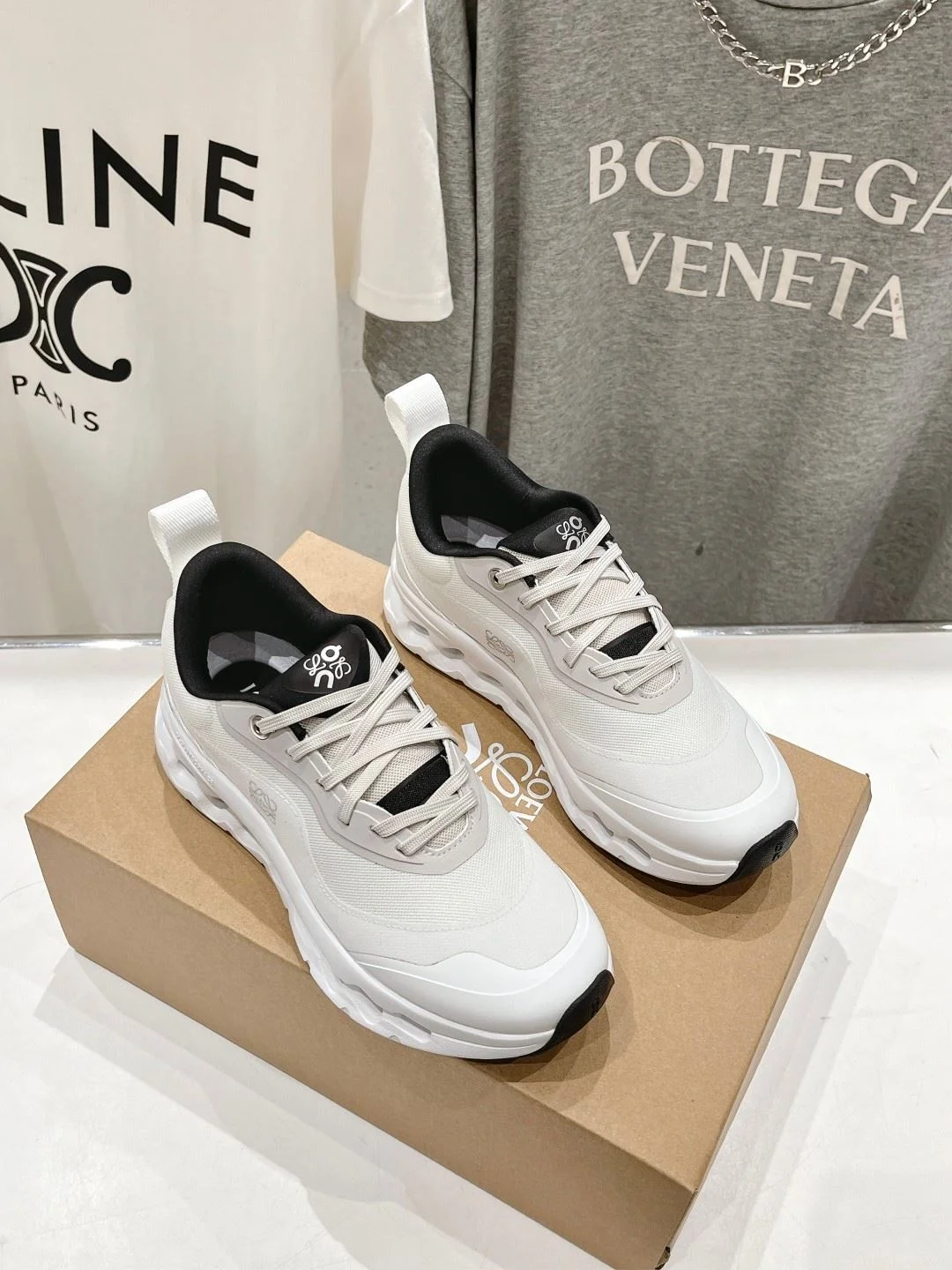 Low-cost Loewe Shoes