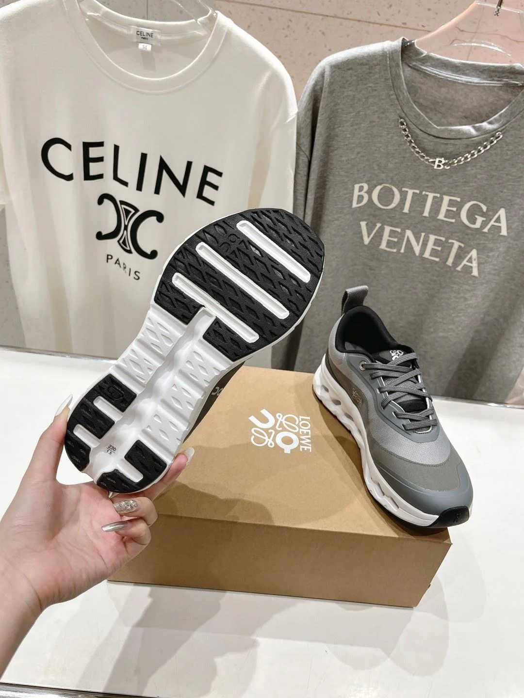 Inexpensive Loewe Shoes