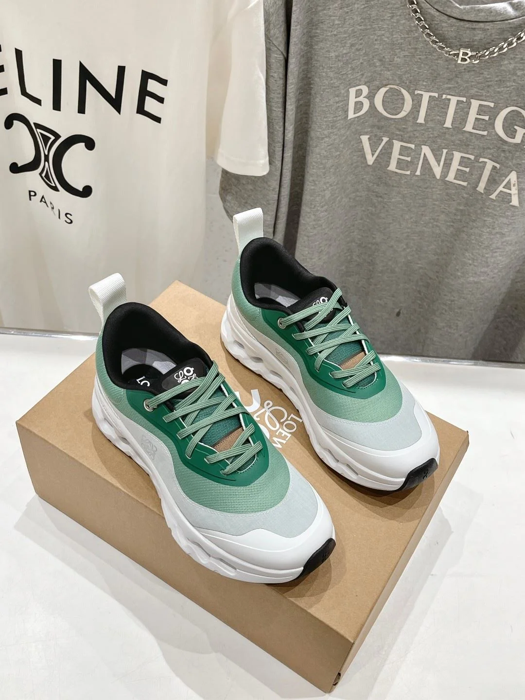 Accurate model Loewe Shoes