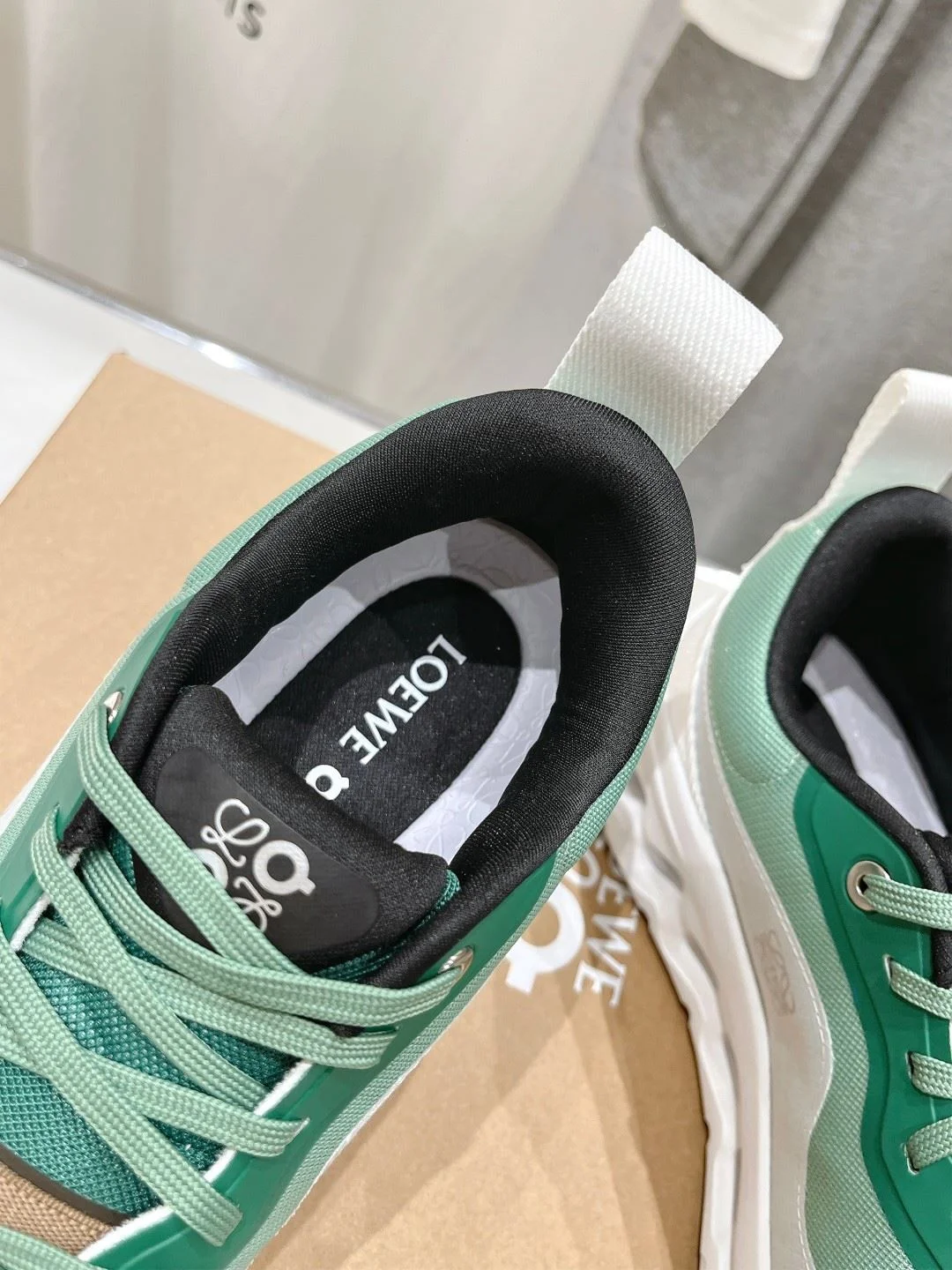 Accurate model Loewe Shoes