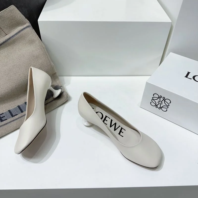 Low-cost Loewe Shoes