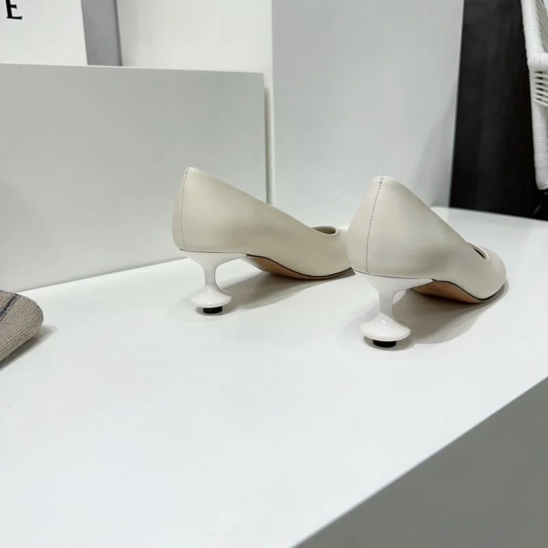 Low-cost Loewe Shoes