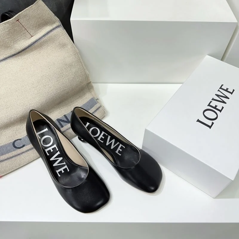 Inexpensive Loewe Shoes