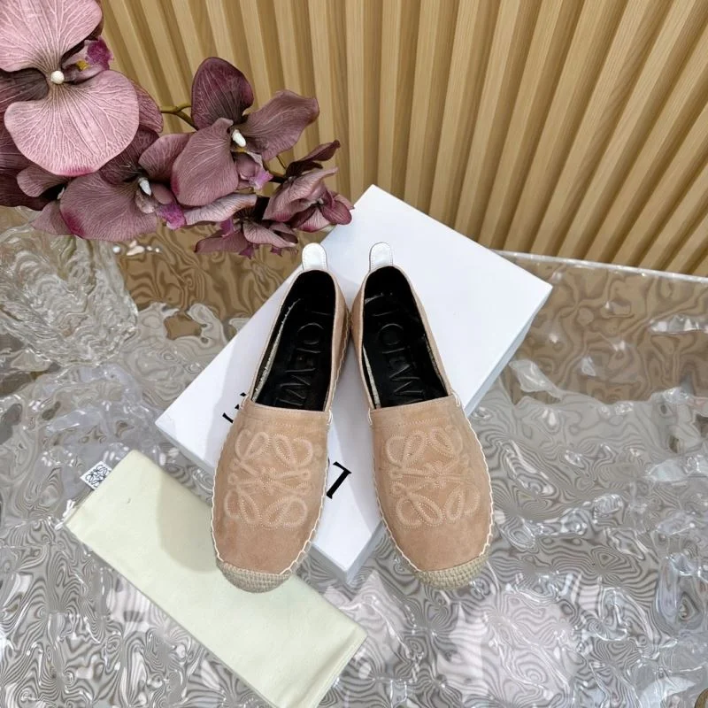 Inexpensive Loewe Shoes