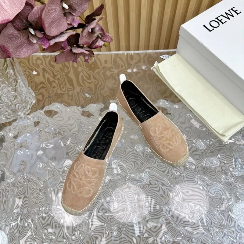 Inexpensive Loewe Shoes