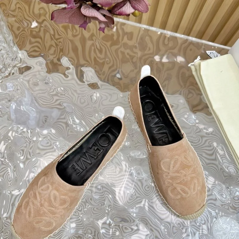 Inexpensive Loewe Shoes