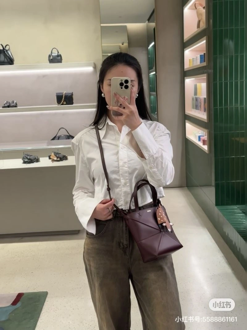 Exact replica Loewe Shopping Bags
