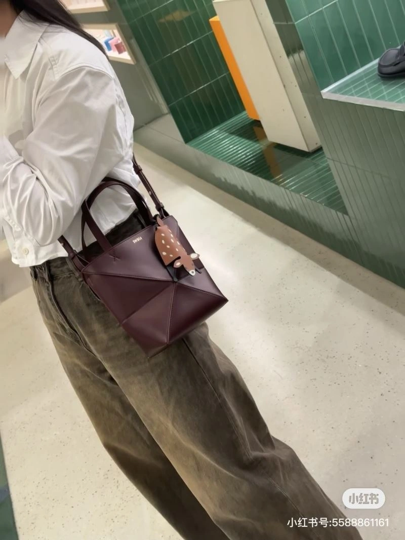 Exact replica Loewe Shopping Bags