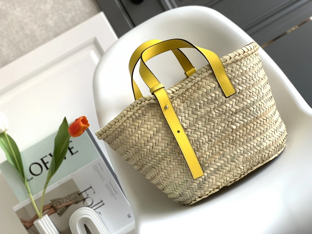 Low-cost Loewe Shopping Bags
