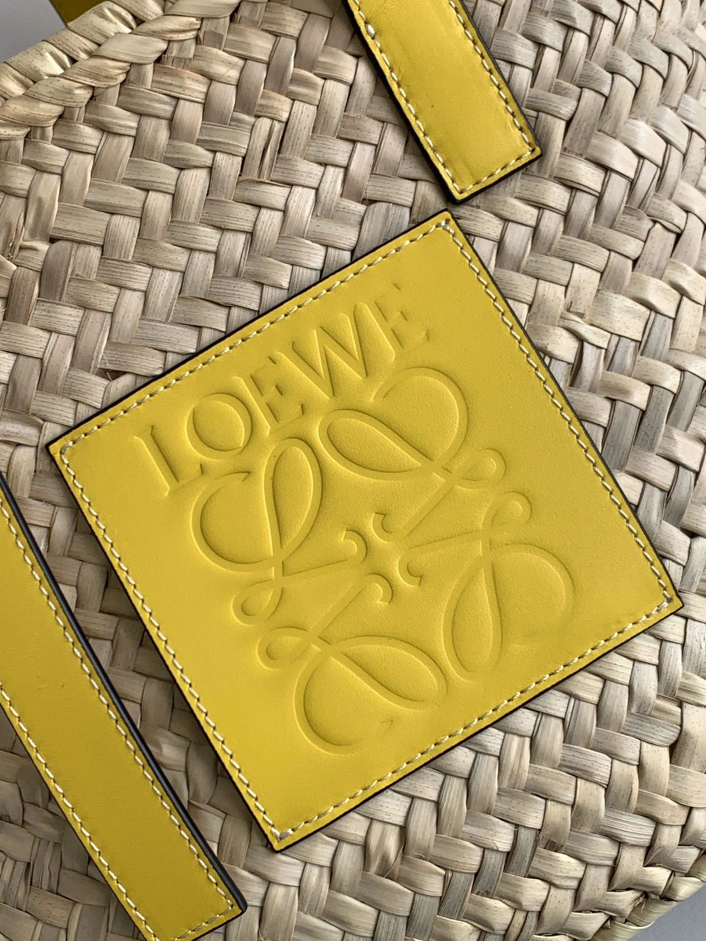 Low-cost Loewe Shopping Bags