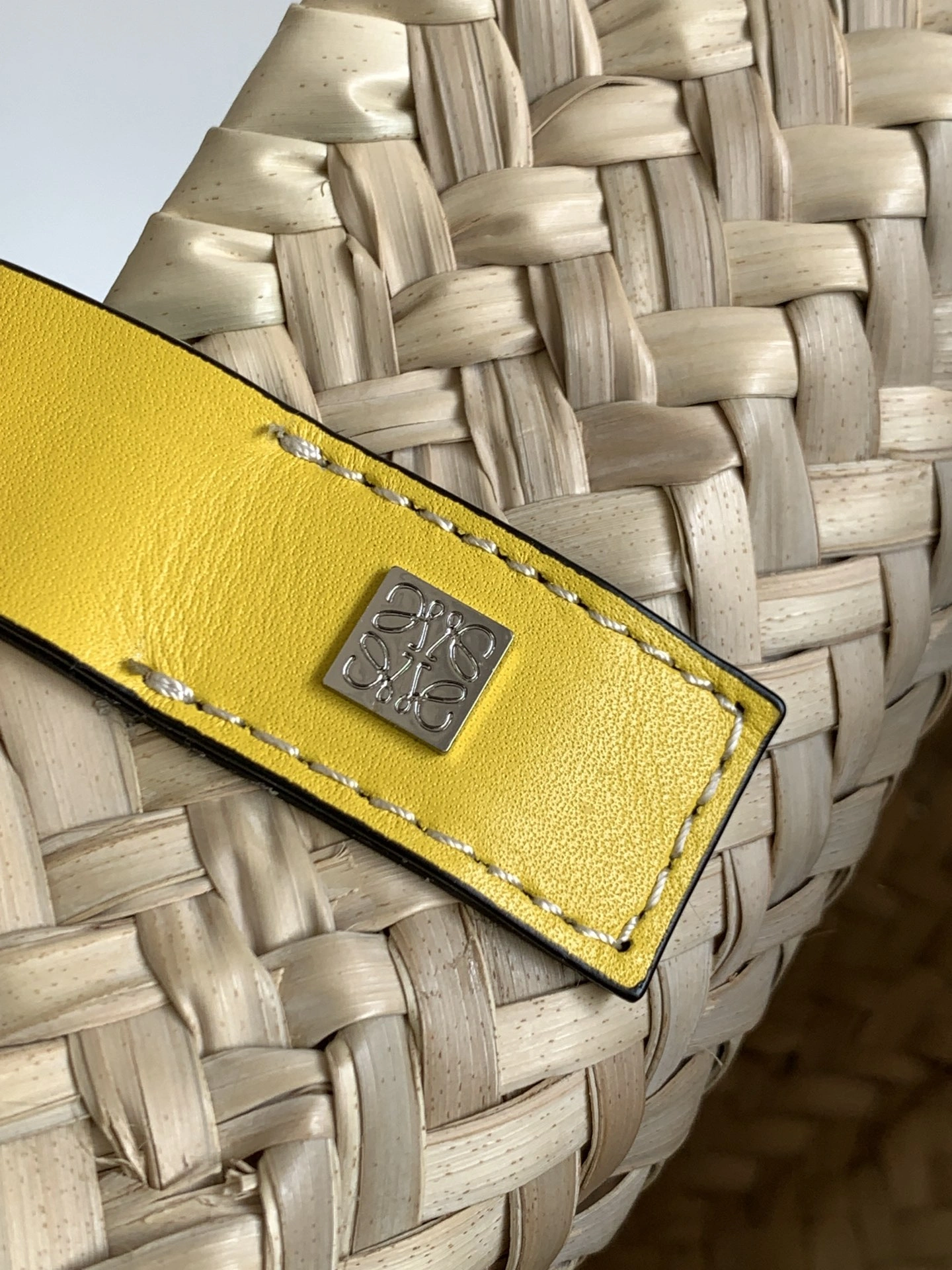 Low-cost Loewe Shopping Bags