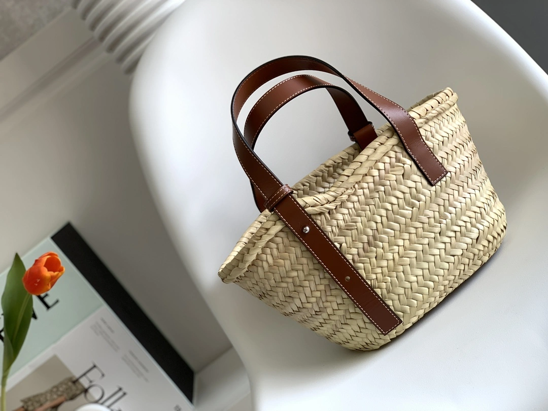 Bargain Loewe Shopping Bags