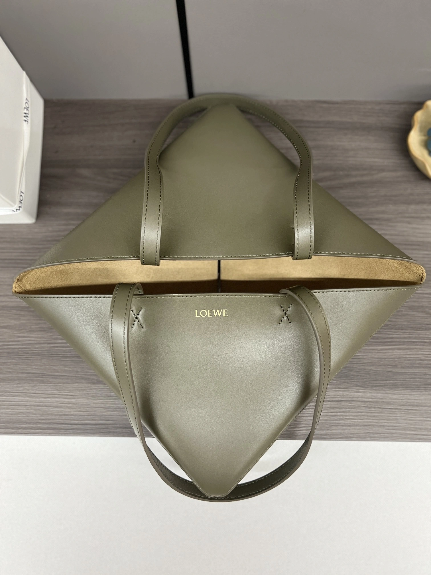 Low-cost Loewe Shopping Bags