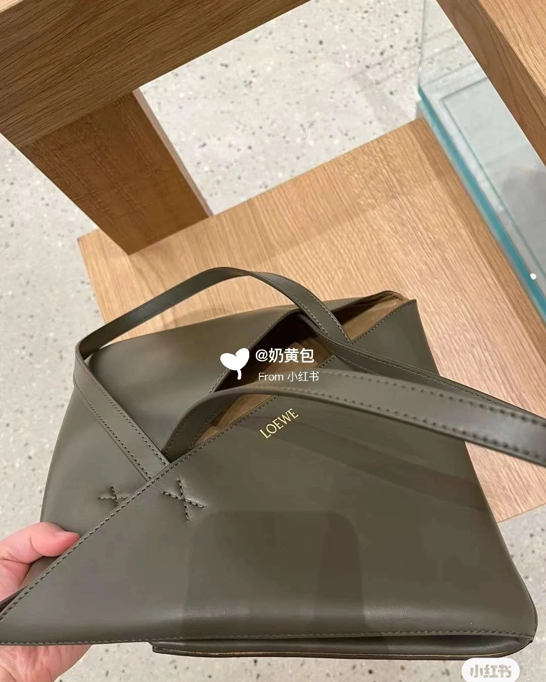 Low-cost Loewe Shopping Bags