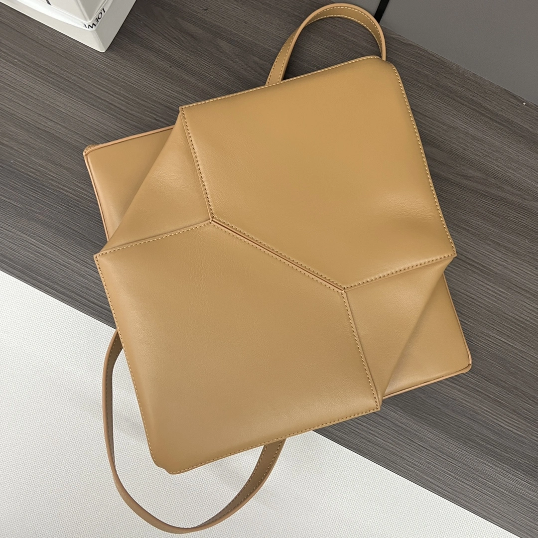 Accurate model Loewe Shopping Bags