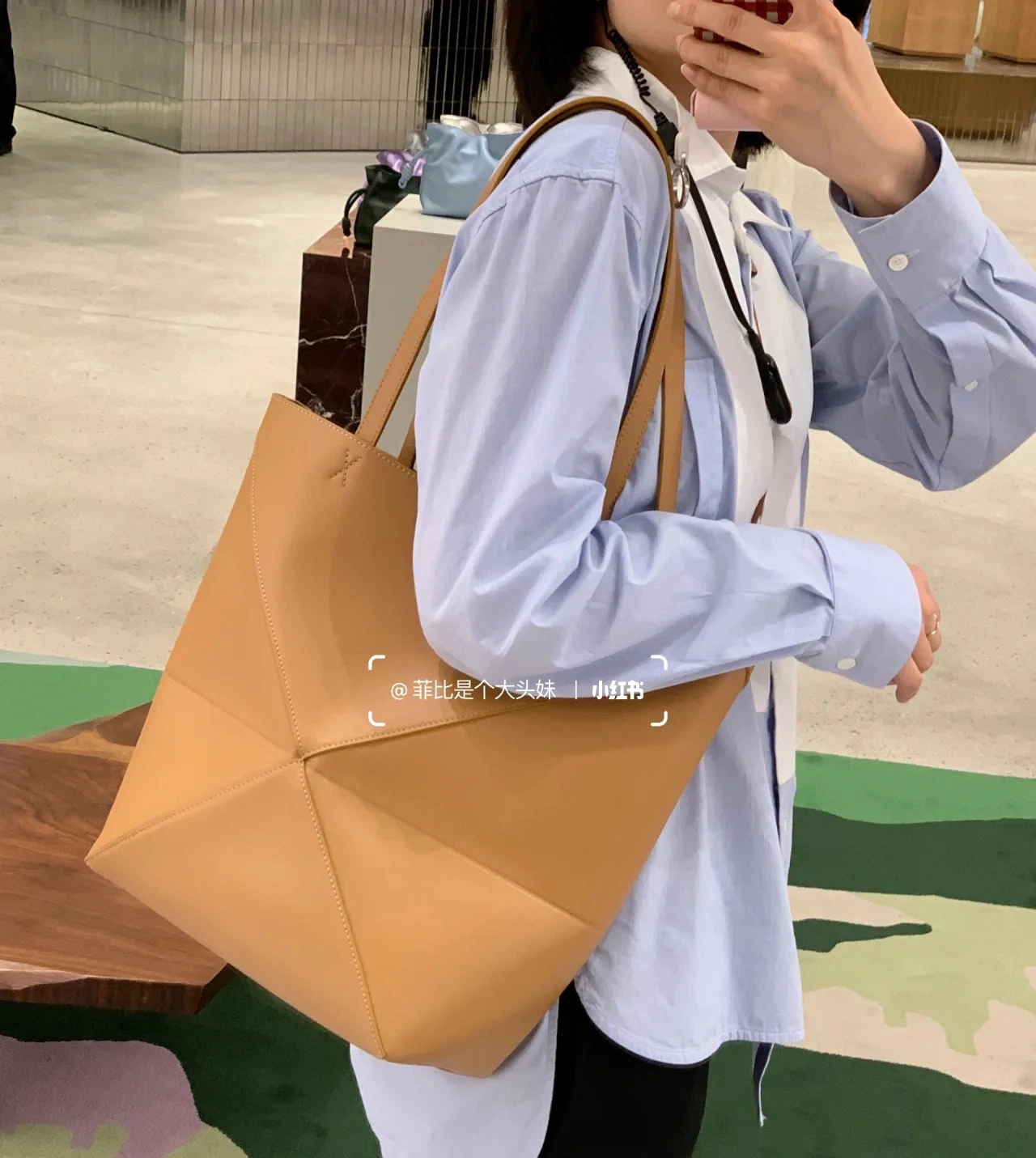 Accurate model Loewe Shopping Bags
