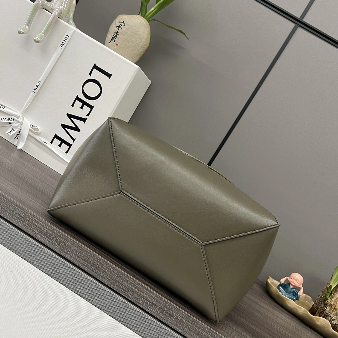 Indistinguishable Loewe Shopping Bags