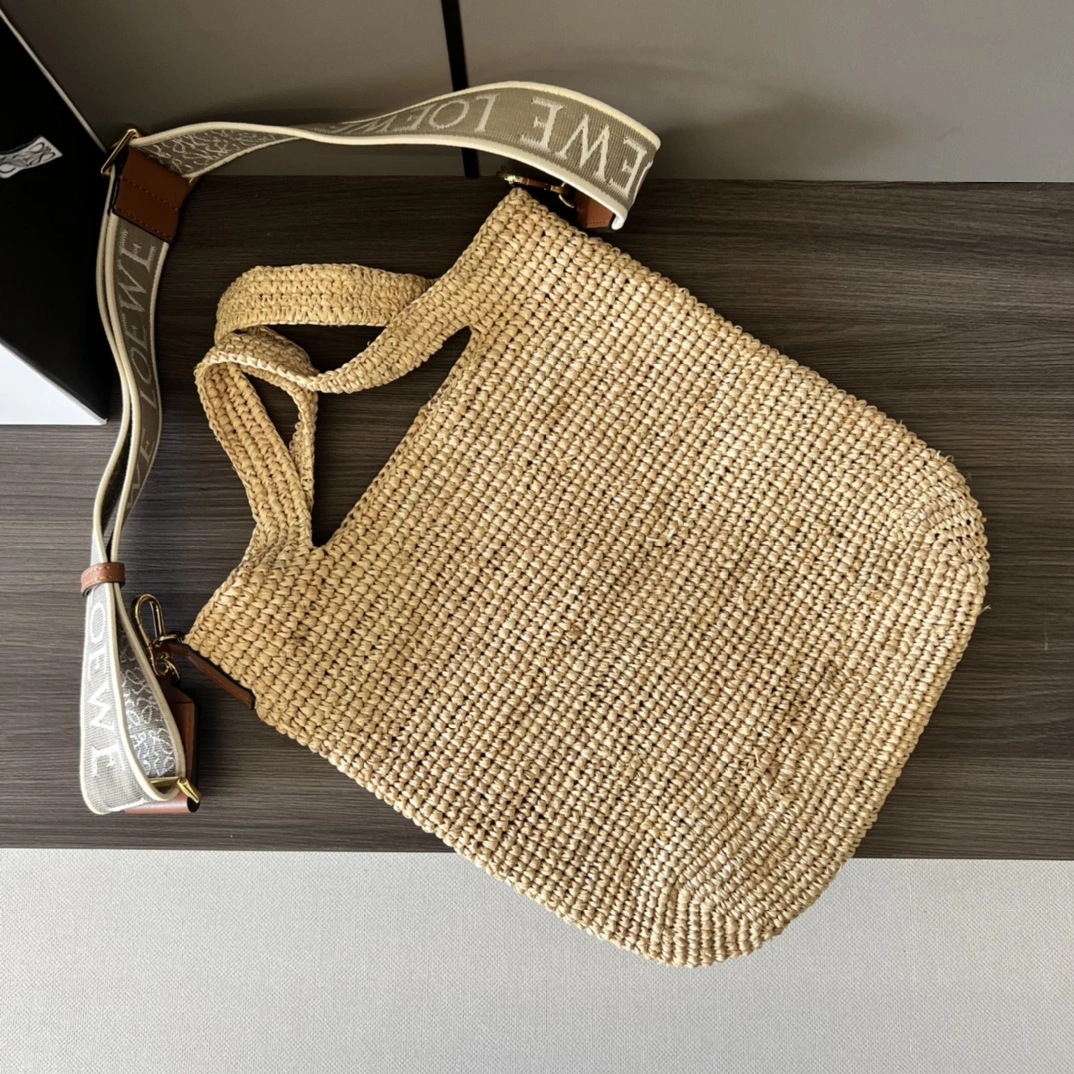 Inexpensive Loewe Shopping Bags