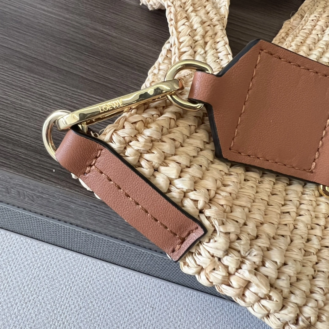 Inexpensive Loewe Shopping Bags