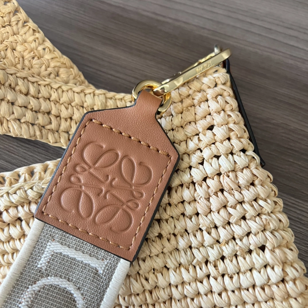 Inexpensive Loewe Shopping Bags