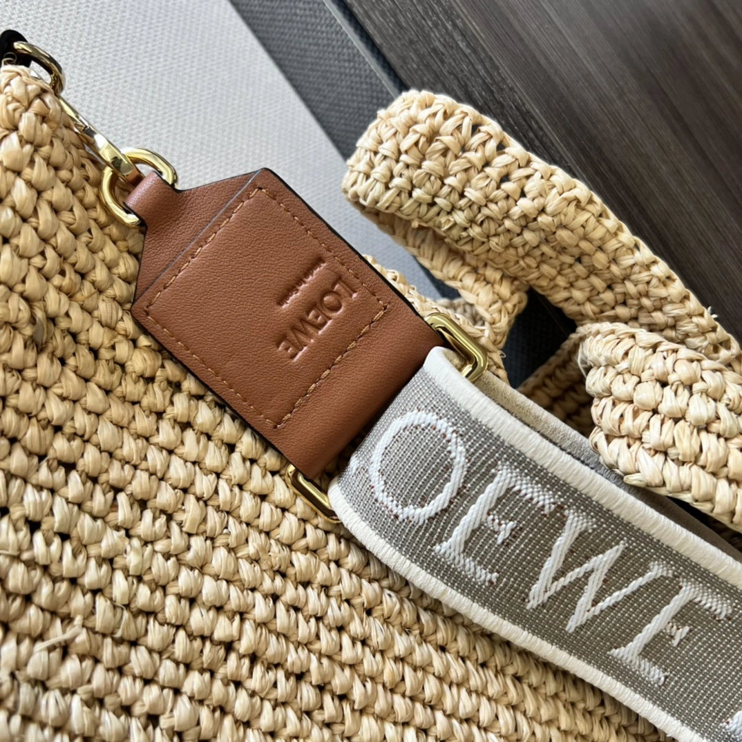 Inexpensive Loewe Shopping Bags