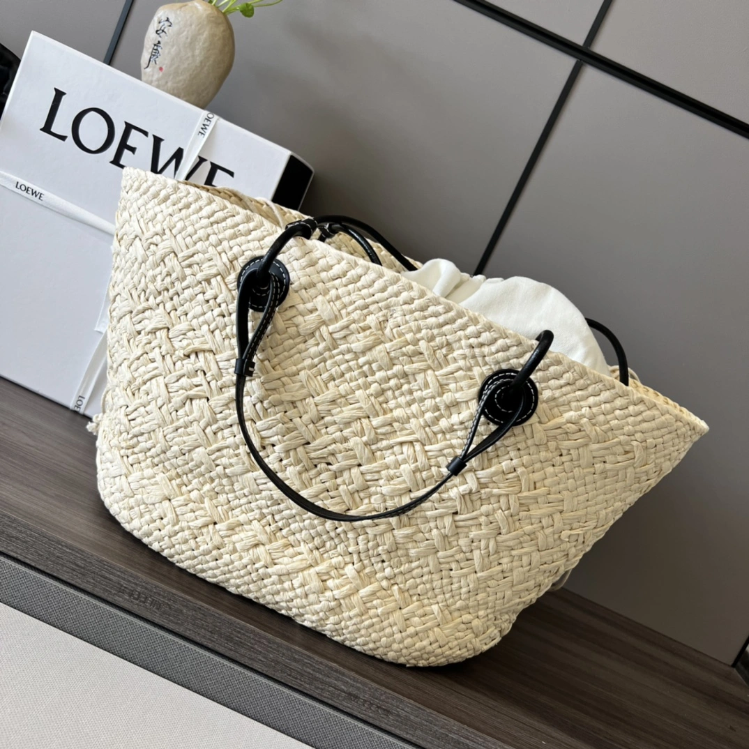 Top mirror Loewe Shopping Bags