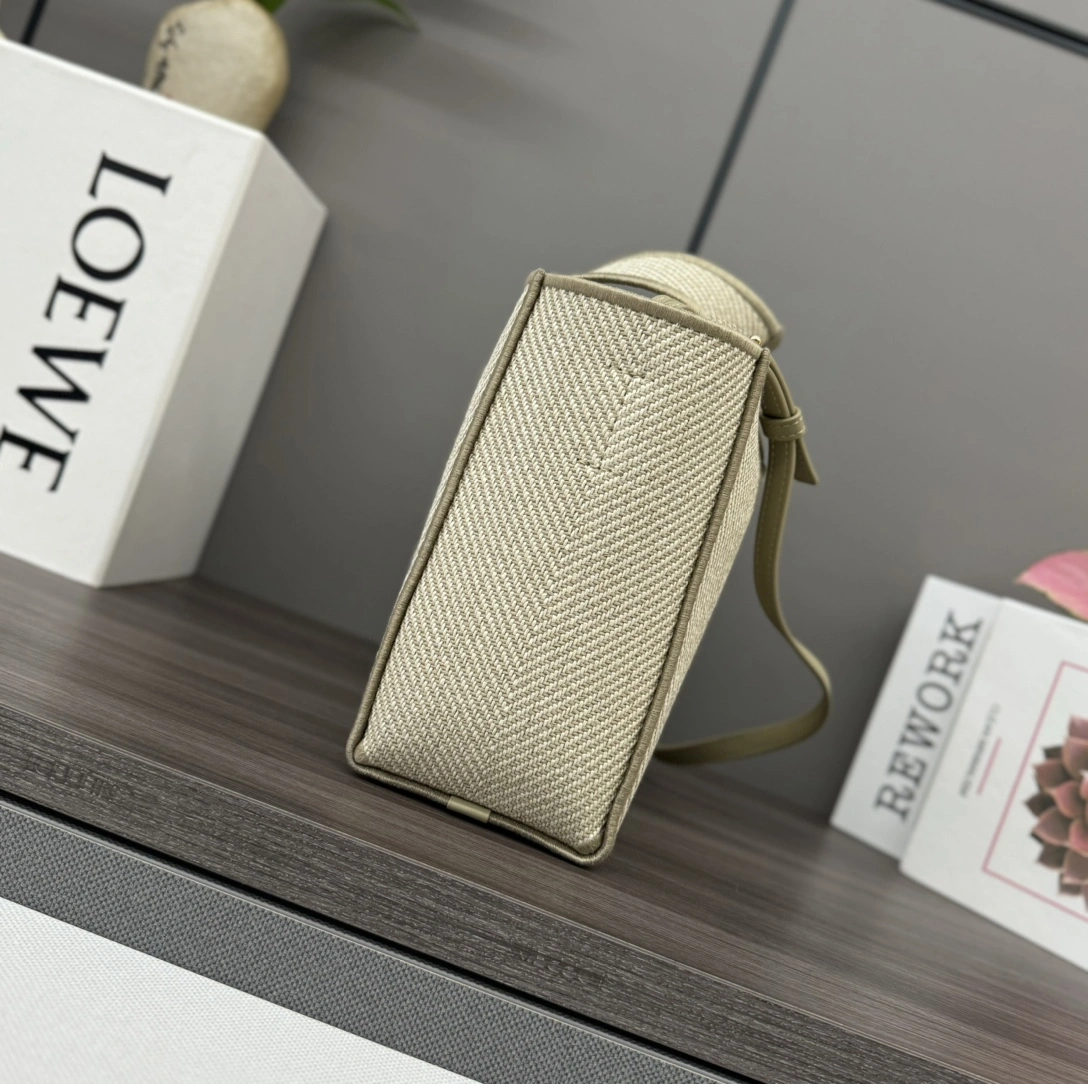 Top match Loewe Shopping Bags