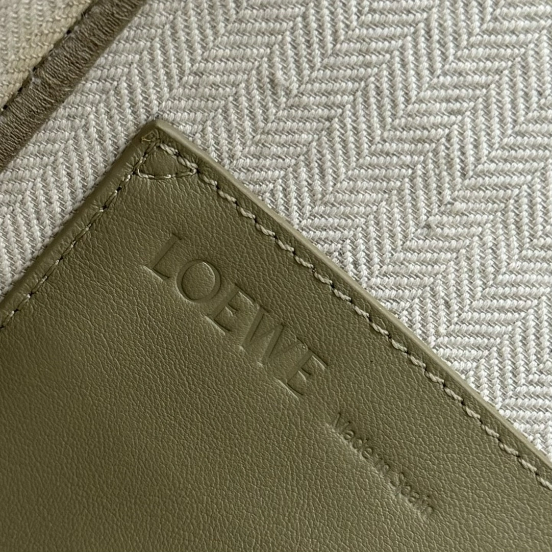 Top match Loewe Shopping Bags