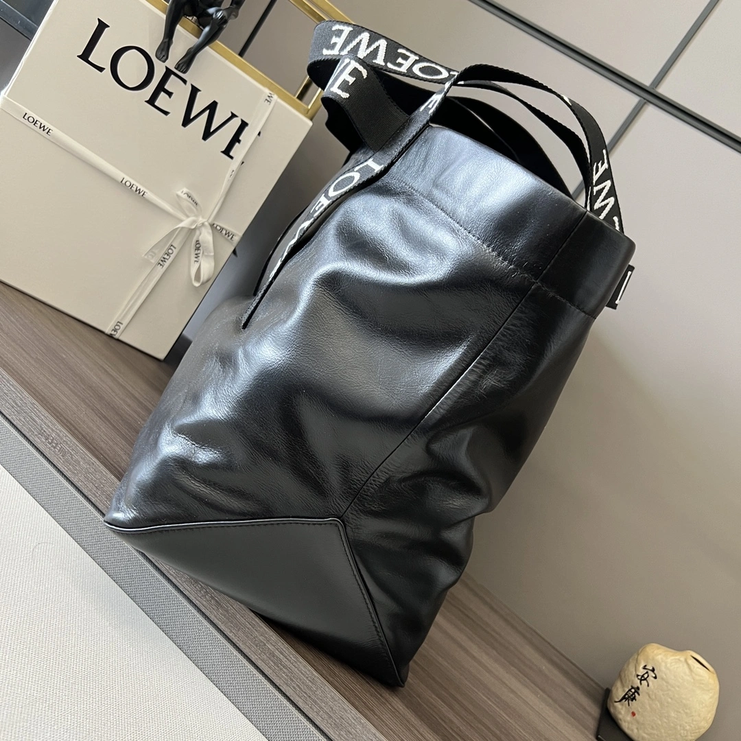 Bargain Loewe Shopping Bags