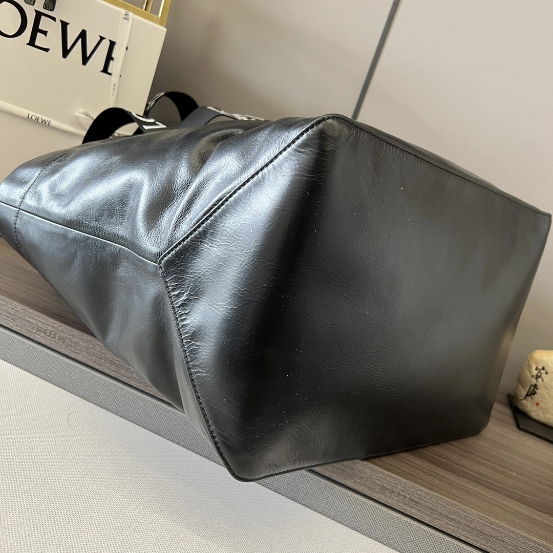 Bargain Loewe Shopping Bags
