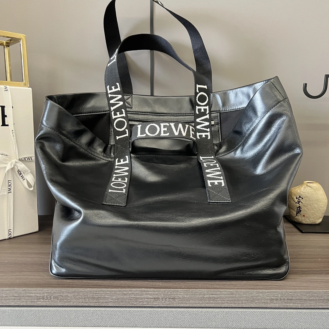 Bargain Loewe Shopping Bags