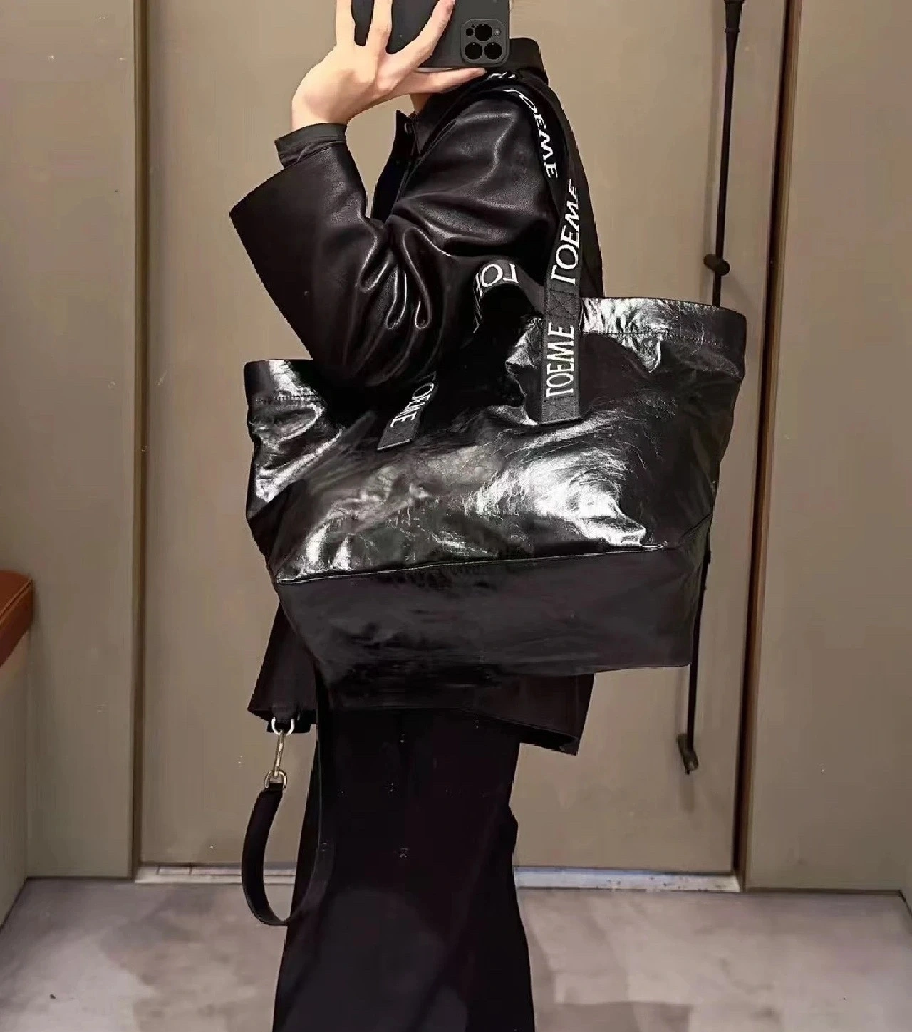 Bargain Loewe Shopping Bags