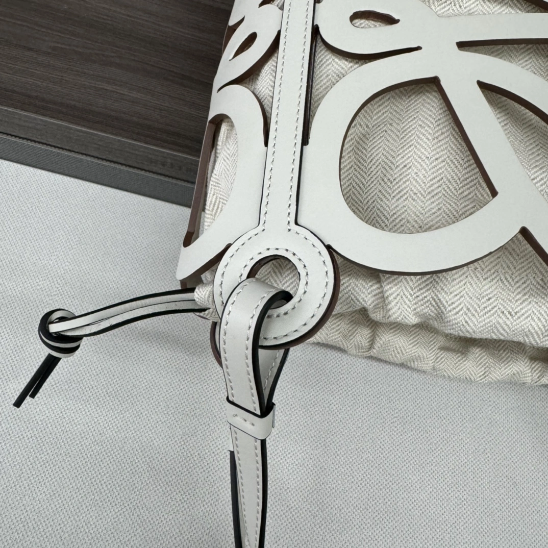 Cut-rate Loewe Shopping Bags
